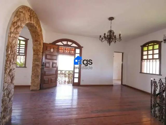 Casa / Sobrado para Venda em Belo Horizonte/MG Sagrada Família 6 Quartos