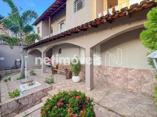 Casa / Sobrado para Venda em Belo Horizonte/MG Sagrada Família 3 Quartos