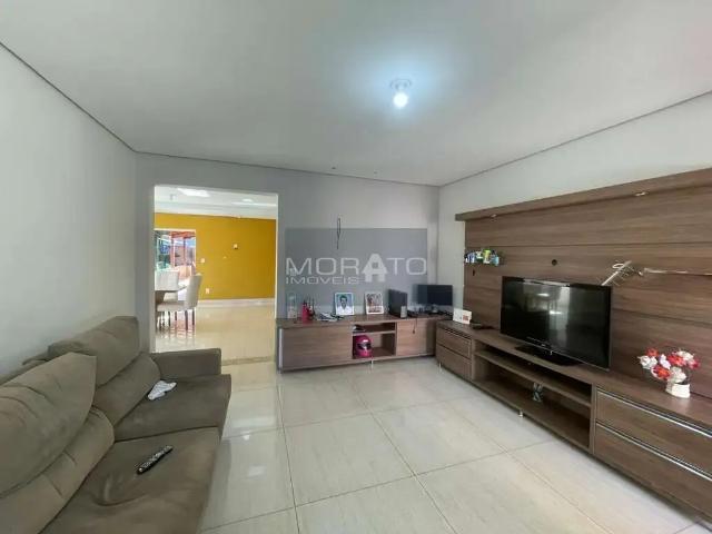 Casa / Sobrado para Venda em Belo Horizonte/MG Santa Mônica 4 Quartos
