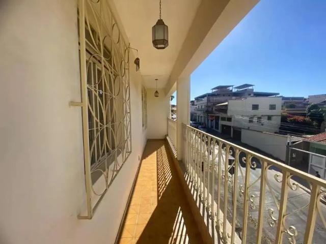 Casa / Sobrado para Venda em Belo Horizonte/MG Santa Mônica 4 Quartos