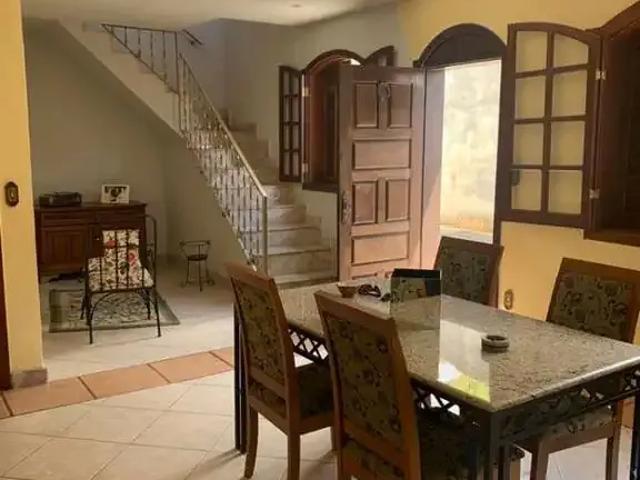 Casa / Sobrado para Venda em Belo Horizonte/MG Santa Mônica 4 Quartos