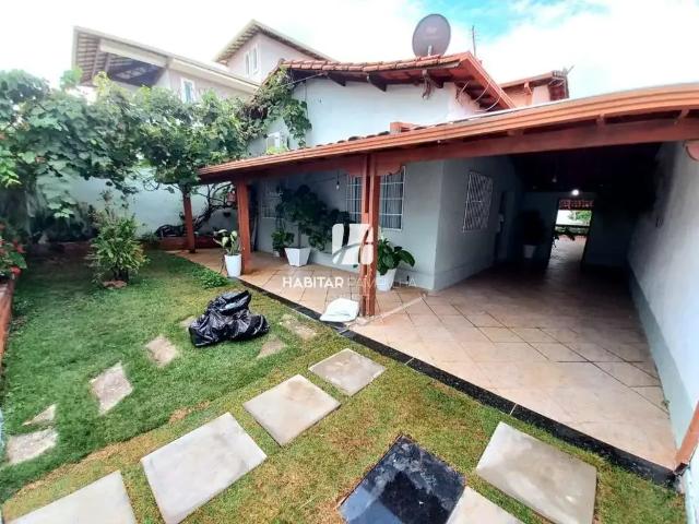 Casa / Sobrado para Venda em Belo Horizonte/MG Santa Mônica 4 Quartos