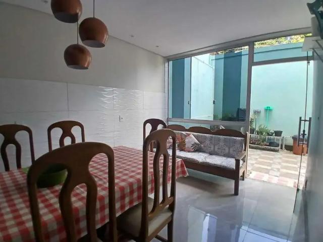 Casa / Sobrado para Venda em Belo Horizonte/MG Santa Mônica 5 Quartos