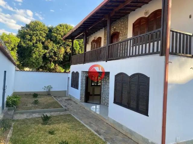 Casa / Sobrado para Venda em Belo Horizonte/MG Santa Mônica 8 Quartos