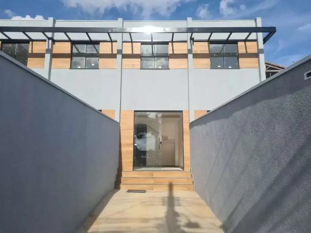 Casa / Sobrado para Venda em Belo Horizonte/MG Santa Mônica 2 Quartos