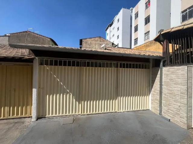 Casa / Sobrado para Venda em Belo Horizonte/MG Santa Mônica 2 Quartos