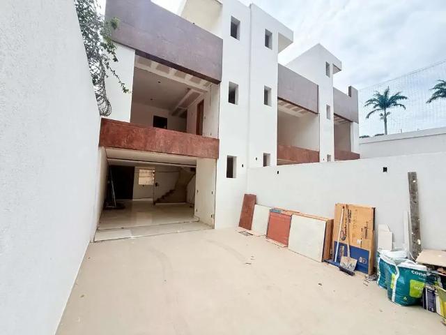 Casa / Sobrado para Venda em Belo Horizonte/MG Santa Mônica 3 Quartos