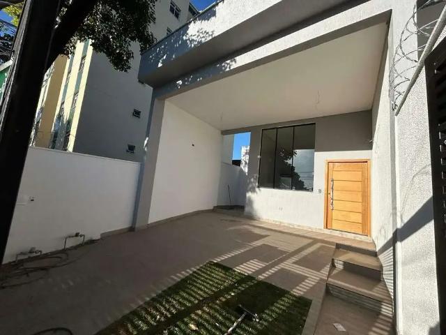 Casa / Sobrado para Venda em Belo Horizonte/MG Santa Mônica 3 Quartos