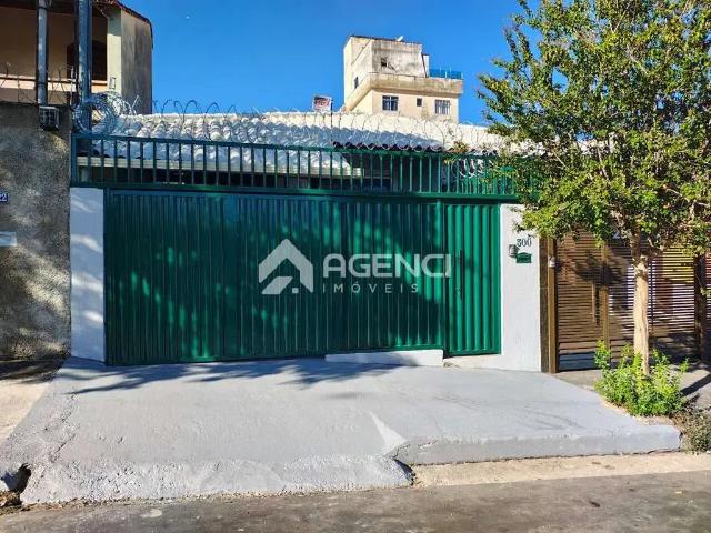 Casa / Sobrado para Venda em Belo Horizonte/MG Santa Mônica 3 Quartos