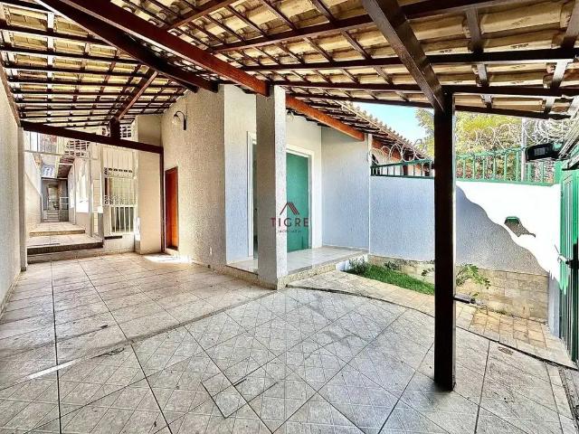 Casa / Sobrado para Venda em Belo Horizonte/MG Santa Mônica 3 Quartos