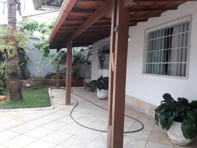Casa / Sobrado para Venda em Belo Horizonte/MG Santa Mônica 3 Quartos