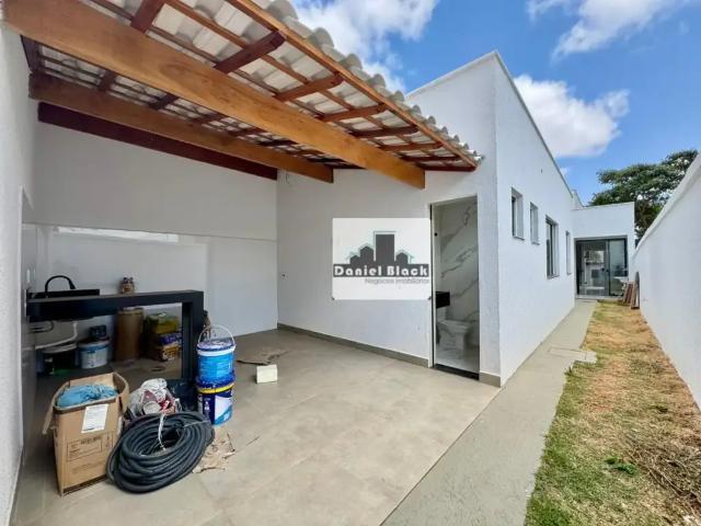 Casa / Sobrado para Venda em Belo Horizonte/MG Santa Mônica 3 Quartos