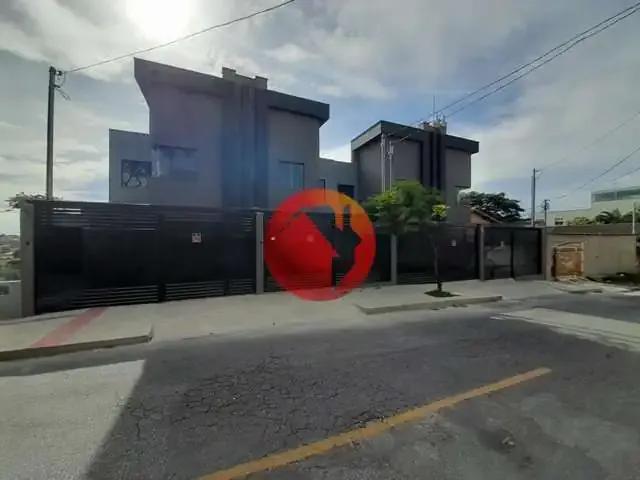Casa / Sobrado para Venda em Belo Horizonte/MG Santa Mônica 3 Quartos