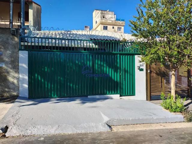 Casa / Sobrado para Venda em Belo Horizonte/MG Santa Mônica 3 Quartos