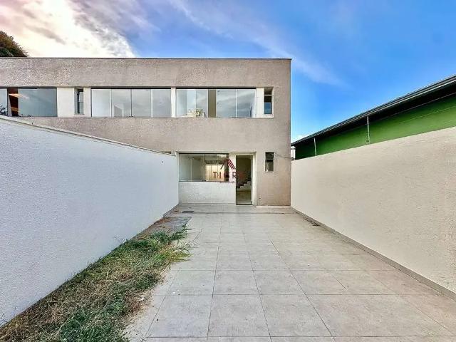 Casa / Sobrado para Venda em Belo Horizonte/MG Santa Branca 3 Quartos