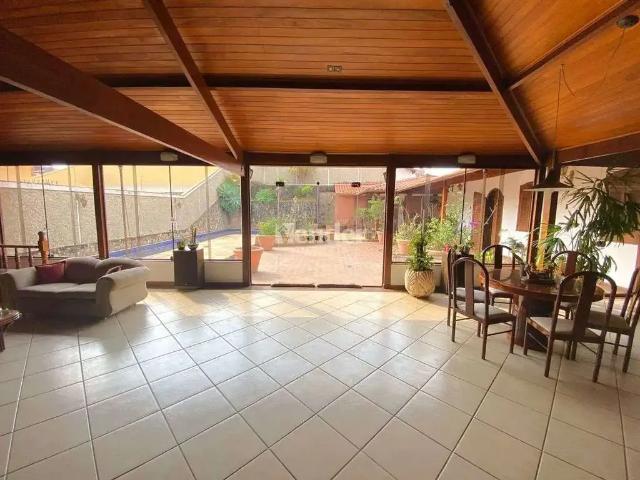 Casa / Sobrado para Venda em Belo Horizonte/MG Santa Lúcia 5 Quartos