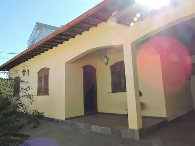 Casa / Sobrado para Venda em Belo Horizonte/MG Santa Rosa 3 Quartos