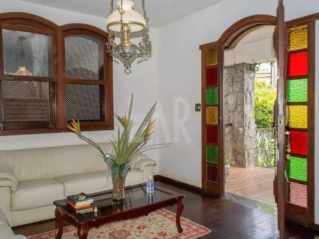 Casa / Sobrado para Venda em Belo Horizonte/MG Santa Tereza 5 Quartos
