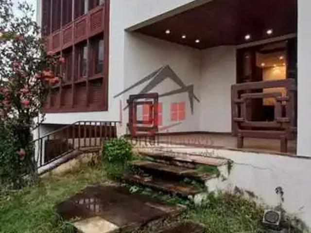 Casa / Sobrado para Venda em Belo Horizonte/MG Santa Tereza 8 Quartos