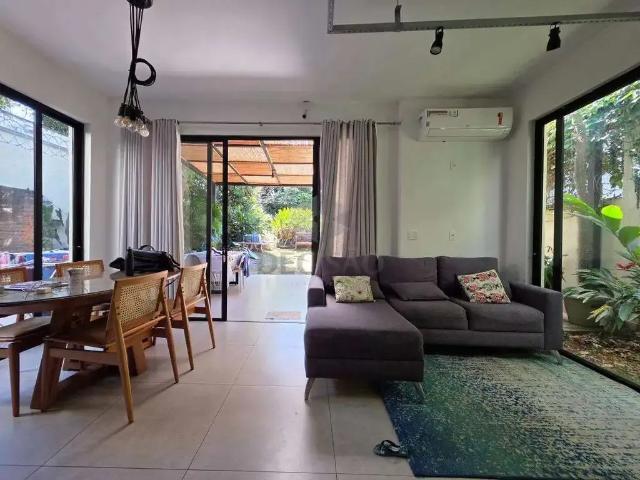 Casa / Sobrado para Venda em Belo Horizonte/MG Santa Tereza 2 Quartos