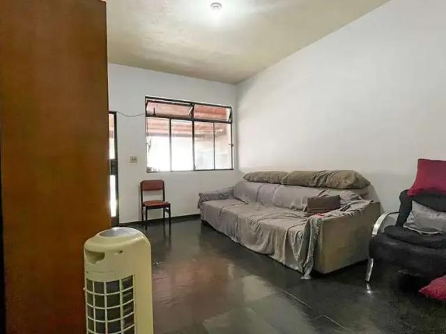 Casa / Sobrado para Venda em Belo Horizonte/MG Santa Terezinha 4 Quartos