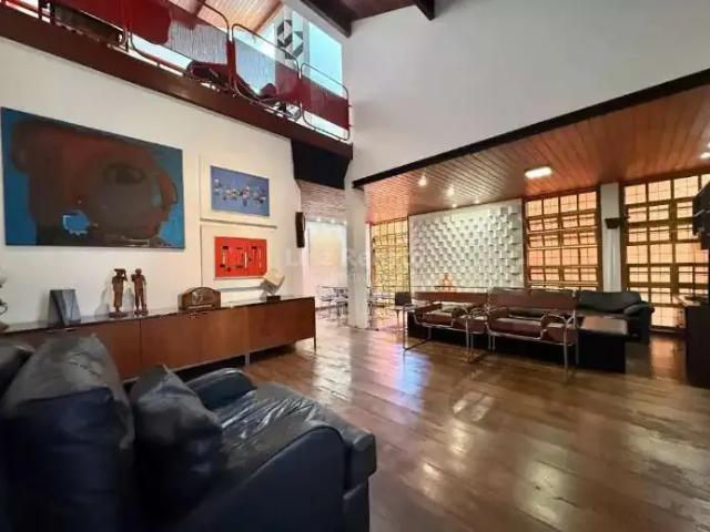 Casa / Sobrado para Venda em Belo Horizonte/MG Serra 4 Quartos
