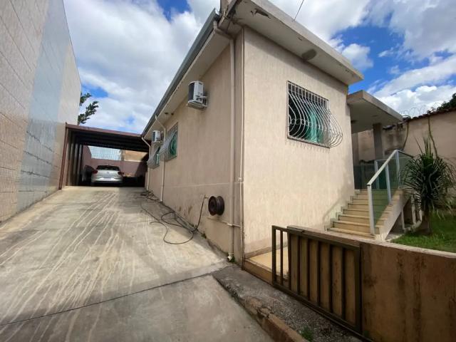 Casa / Sobrado para Venda em Belo Horizonte/MG Universitário 3 Quartos