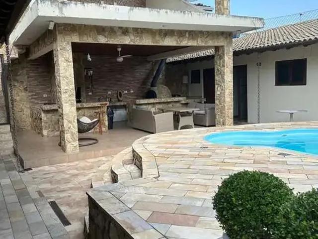 Casa / Sobrado para Venda em Bertioga/SP Centro 6 Quartos