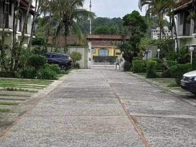 Casa / Sobrado para Venda em Bertioga/SP Centro 3 Quartos