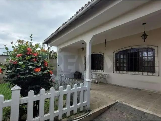 Casa / Sobrado para Venda em Bertioga/SP Indaia 4 Quartos