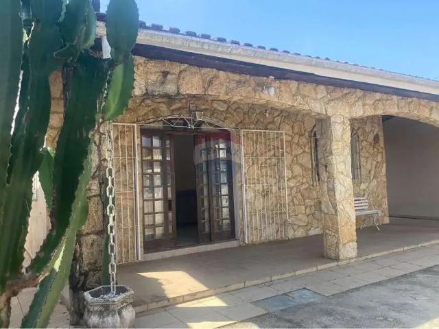 Casa / Sobrado para Venda em Bertioga/SP Indaia 3 Quartos