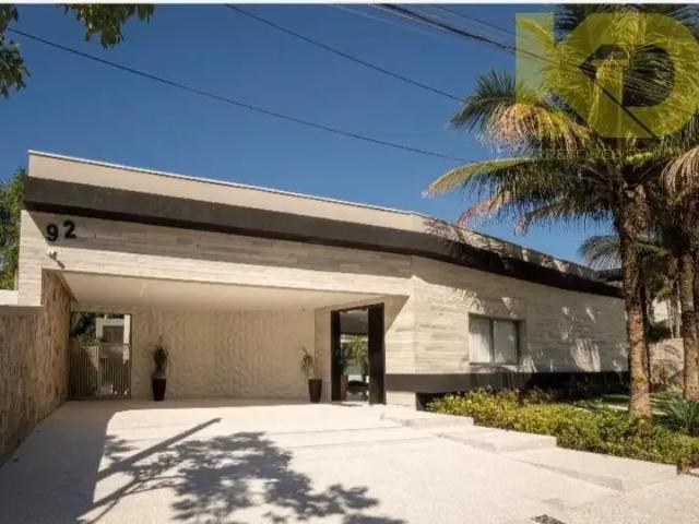 Casa / Sobrado para Venda em Bertioga/SP São Lourenço 6 Quartos