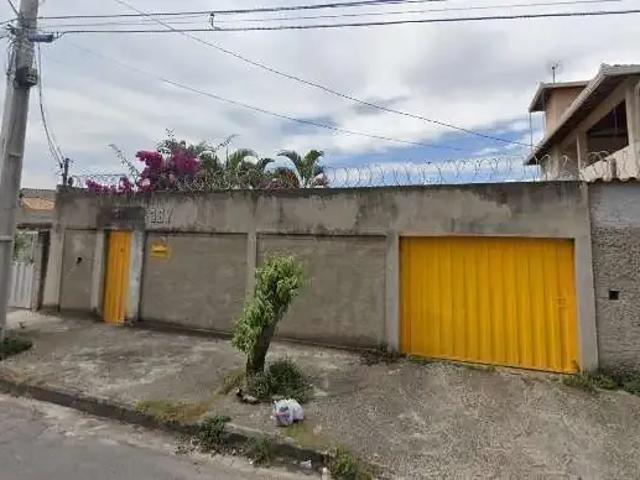 Casa / Sobrado para Venda em Betim/MG Niterói 4 Quartos