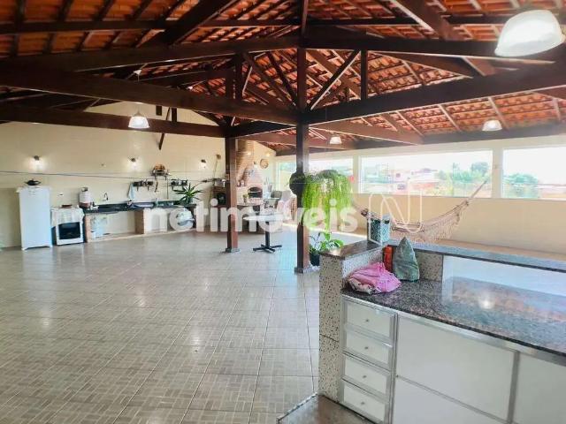 Casa / Sobrado para Venda em Betim/MG Niterói 4 Quartos