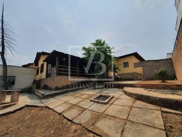 Casa / Sobrado para Venda em Betim/MG Niterói 4 Quartos