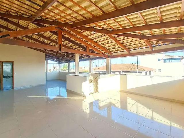Casa / Sobrado para Venda em Betim/MG Niterói 5 Quartos