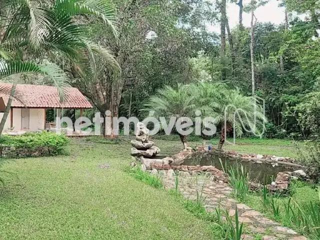 Casa / Sobrado para Venda em Betim/MG Casa Amarela 5 Quartos