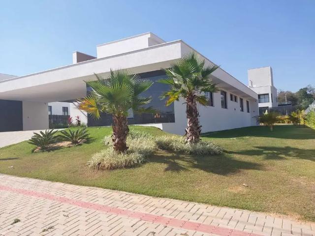 Casa / Sobrado para Venda em Betim/MG Centro 4 Quartos