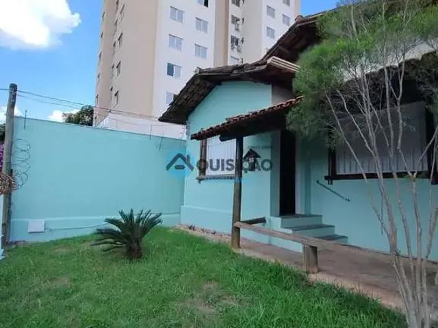 Casa / Sobrado para Venda em Betim/MG Centro 3 Quartos