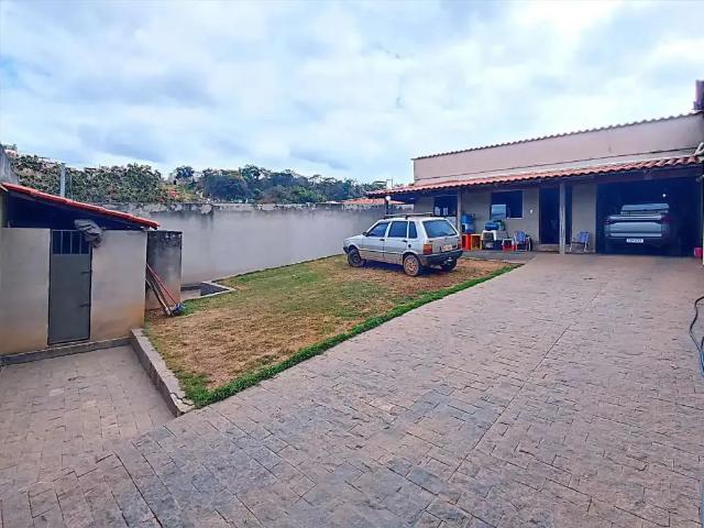 Casa / Sobrado para Venda em Betim/MG Duque de Caxias 3 Quartos