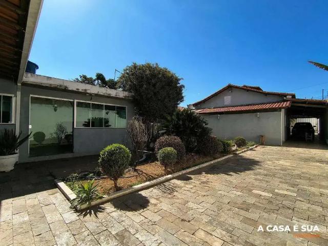 Casa / Sobrado para Venda em Betim/MG Dom Bosco 3 Quartos