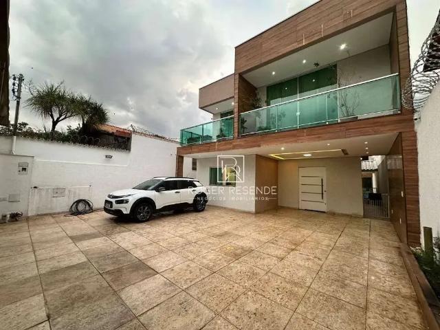 Casa / Sobrado para Venda em Betim/MG Filadélfia 4 Quartos