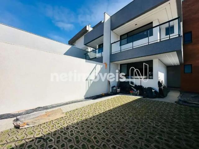 Casa / Sobrado para Venda em Betim/MG Guarujá Mansões 3 Quartos