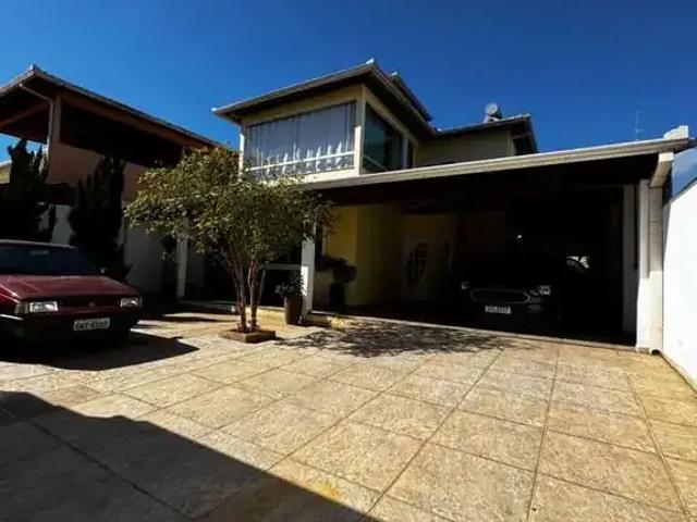 Casa / Sobrado para Venda em Betim/MG Ingá 4 Quartos
