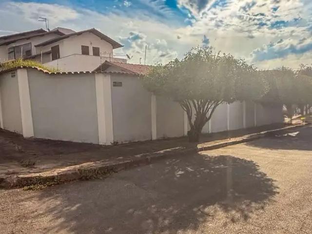 Casa / Sobrado para Venda em Betim/MG Ingá Alto 3 Quartos