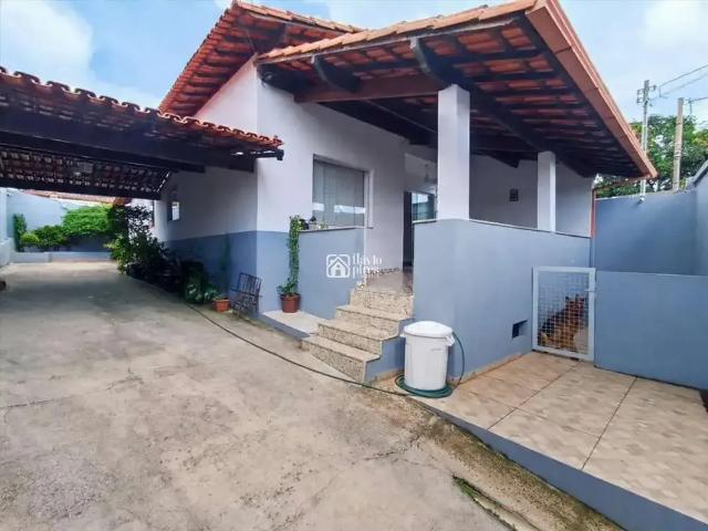 Casa / Sobrado para Venda em Betim/MG Jardim Petrópolis 4 Quartos