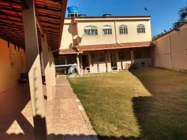 Casa / Sobrado para Venda em Betim/MG São Caetano 4 Quartos