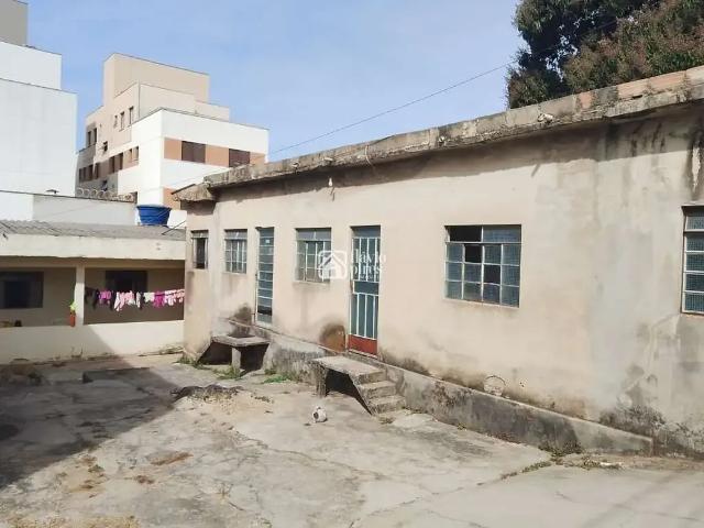 Casa / Sobrado para Venda em Betim/MG Santa Lúcia 5 Quartos