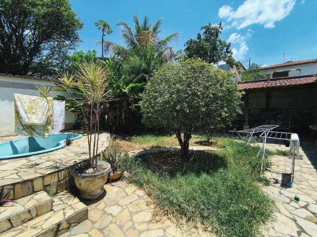 Casa / Sobrado para Venda em Betim/MG Senhora Das Graças 4 Quartos