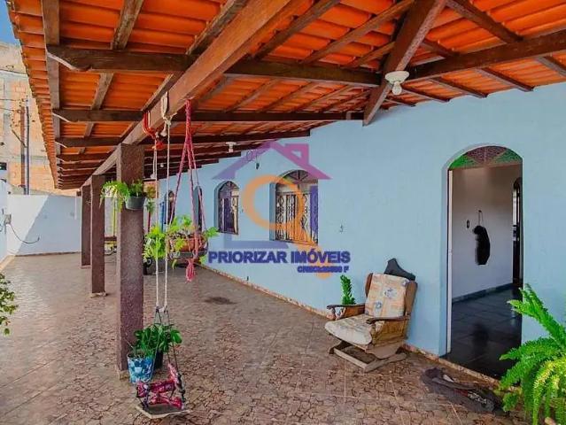 Casa / Sobrado para Venda em Betim/MG Vila Universal 4 Quartos